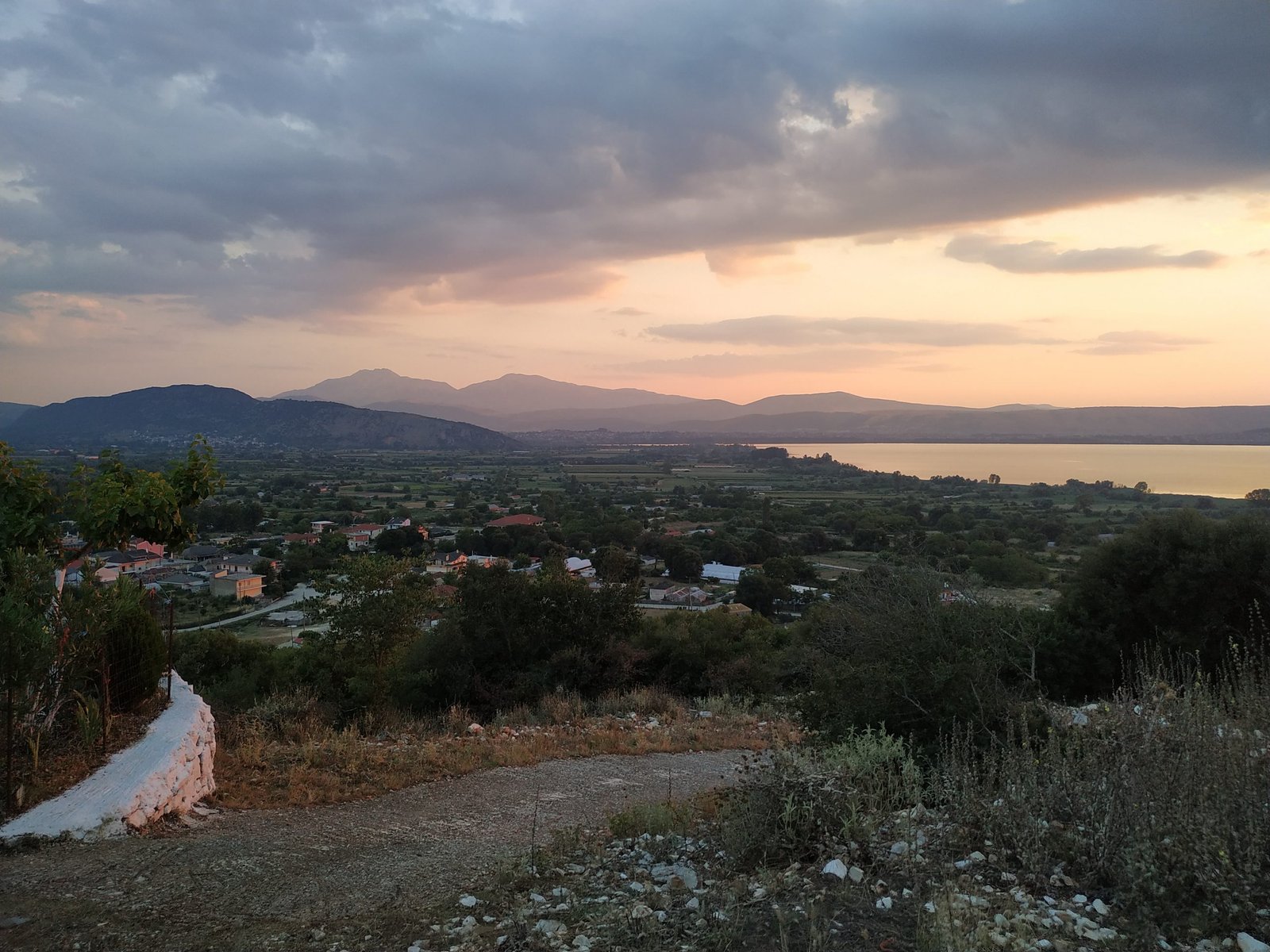 Το Παλιό Πηγάδι - Λογγάδες Ιωαννίνων